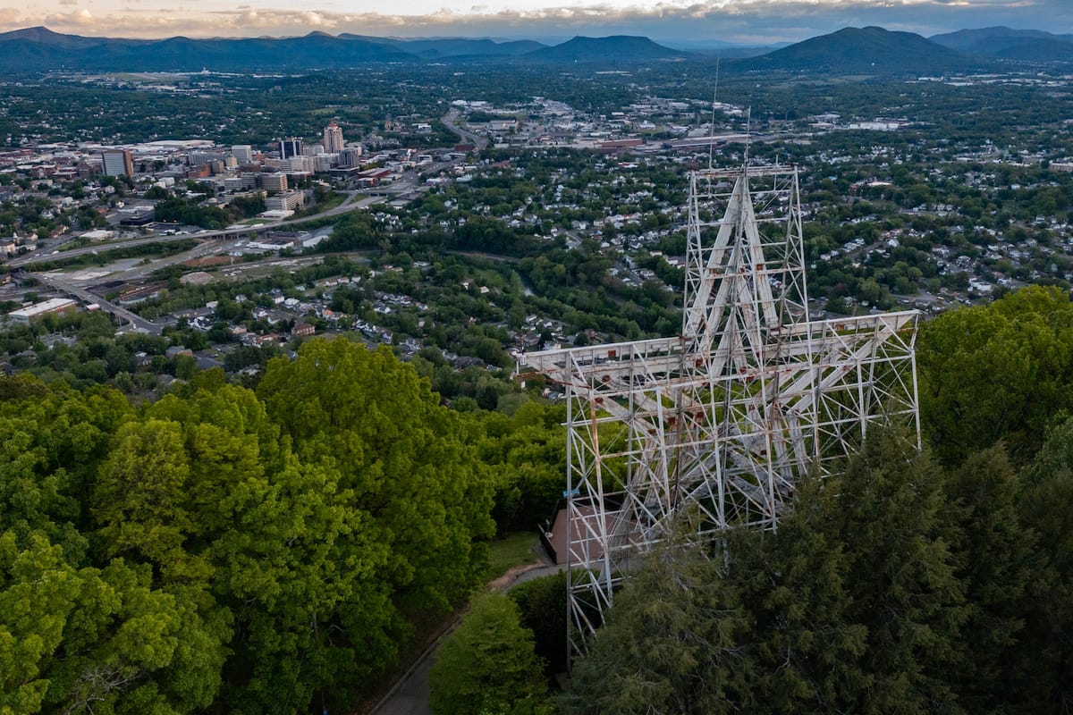 Roanoke’s Iconic Neon Star May Need To Be Demolished, Replaced, City ...
